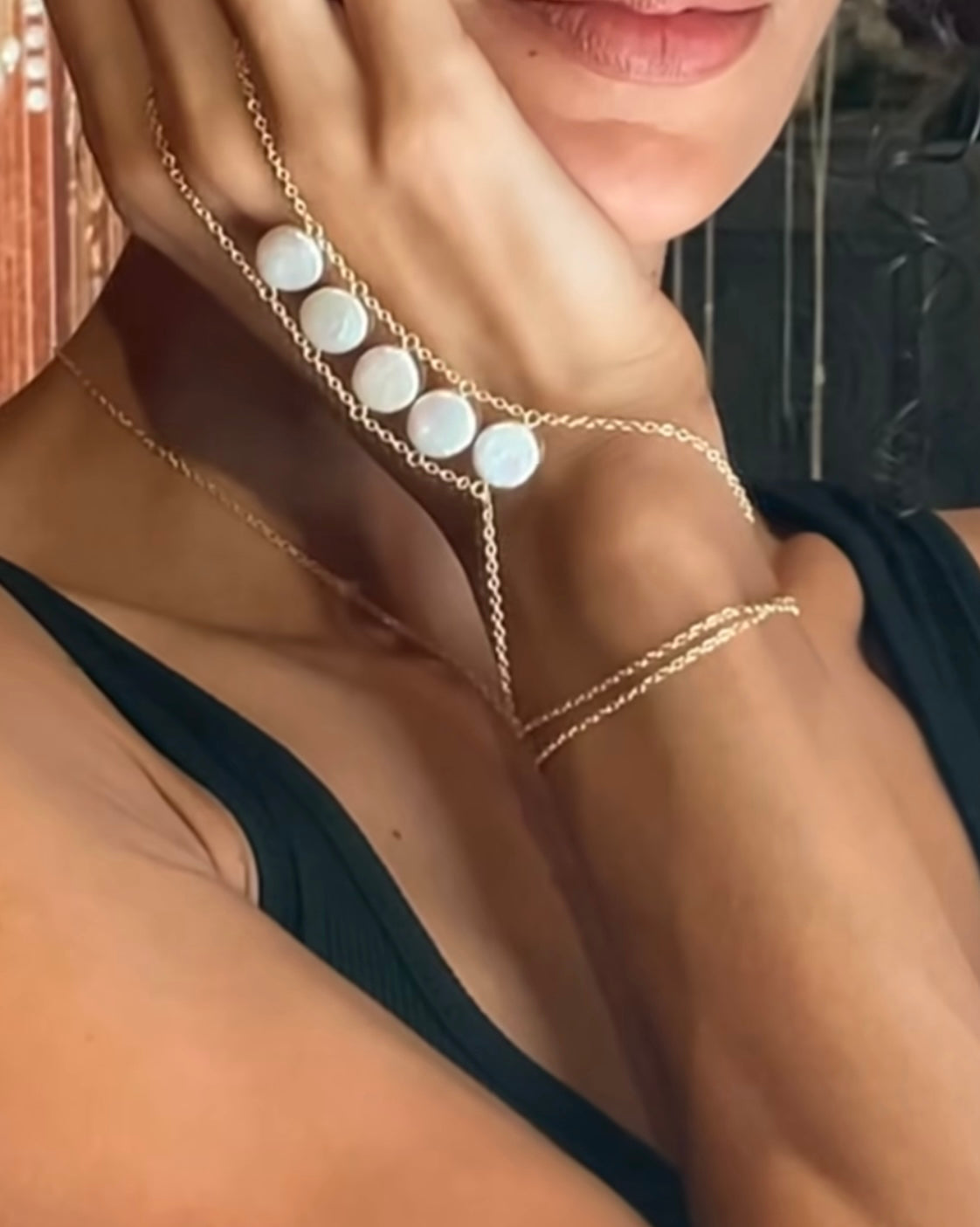 PEARL HAND CHAIN – Lenozella